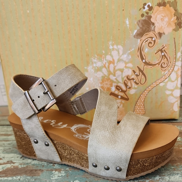 Very G | Shoes | New Very G Shayne Low Heel Wedge | Poshmark